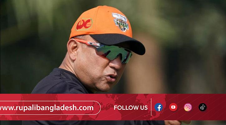 কেন মাঠ থেকে ক্রিকেটাররা অবসর নেন না, প্রশ্ন সুজনের